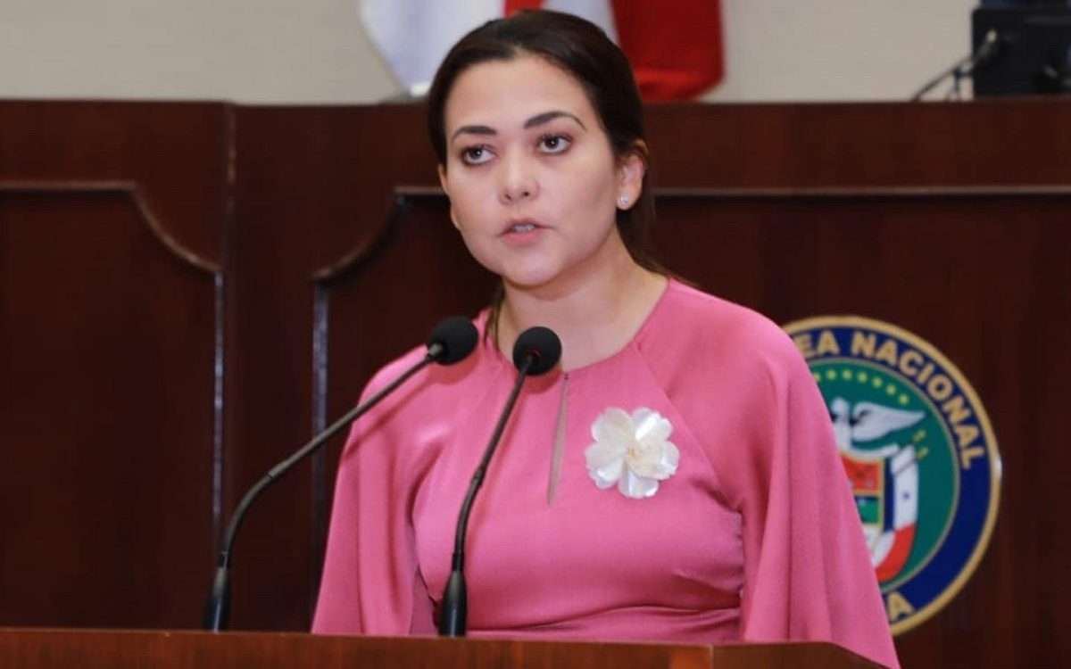 Ministra presenta proyecto para mejorar justicia comunitaria de paz ...